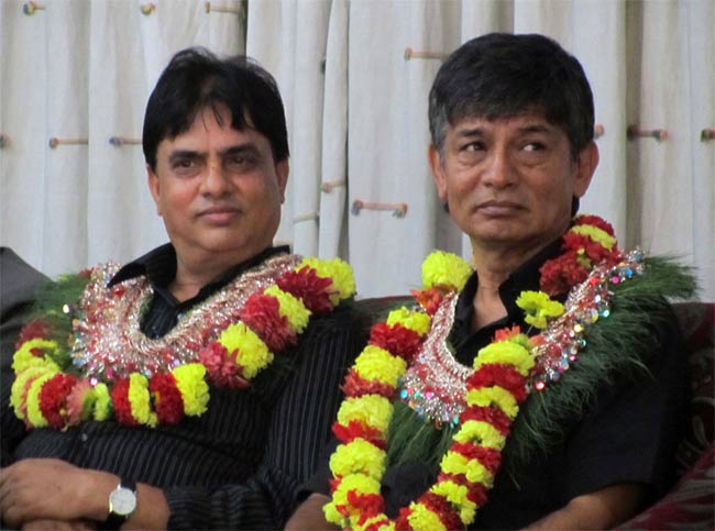 बन्दको विरोध गर्दै मह जोडीले भने, ‘हामी चुनावको पक्षमा छौं’ – Online Khabar