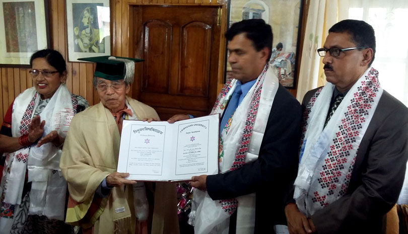 दार्जीलिङमा त्रिविका पदाधिकारी भेट्दा इन्द्रबहादुरका आँशु झरे – Online ...