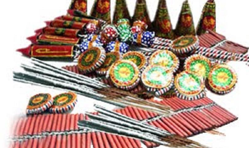 ३ लाखभन्दा बढी मूल्यका पटाका ललितपुरबाट बरामद – Online Khabar