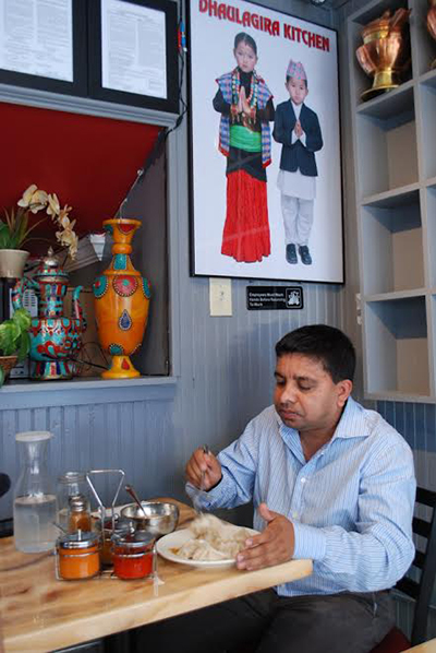 नेपाली महिलाको पौरखः महंगो म्यानहृयाटनमा नेपाली रेस्टुरेन्ट – Online Khabar