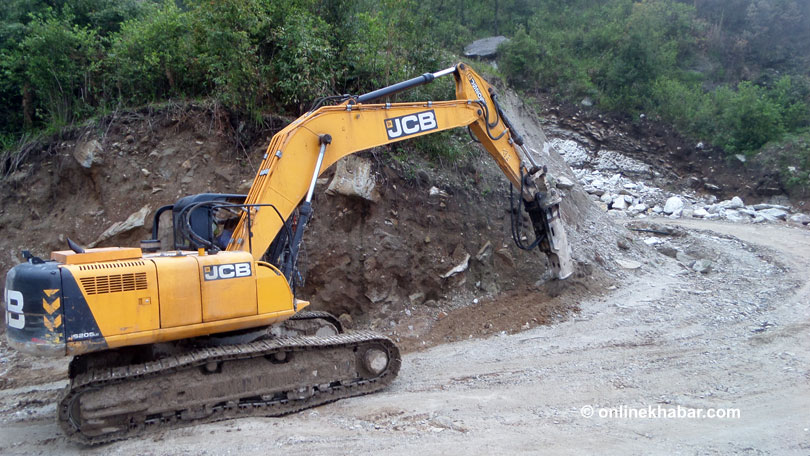 किन पहेँलो रङको हुन्छ जेसीबी डोजर ? – Online Khabar