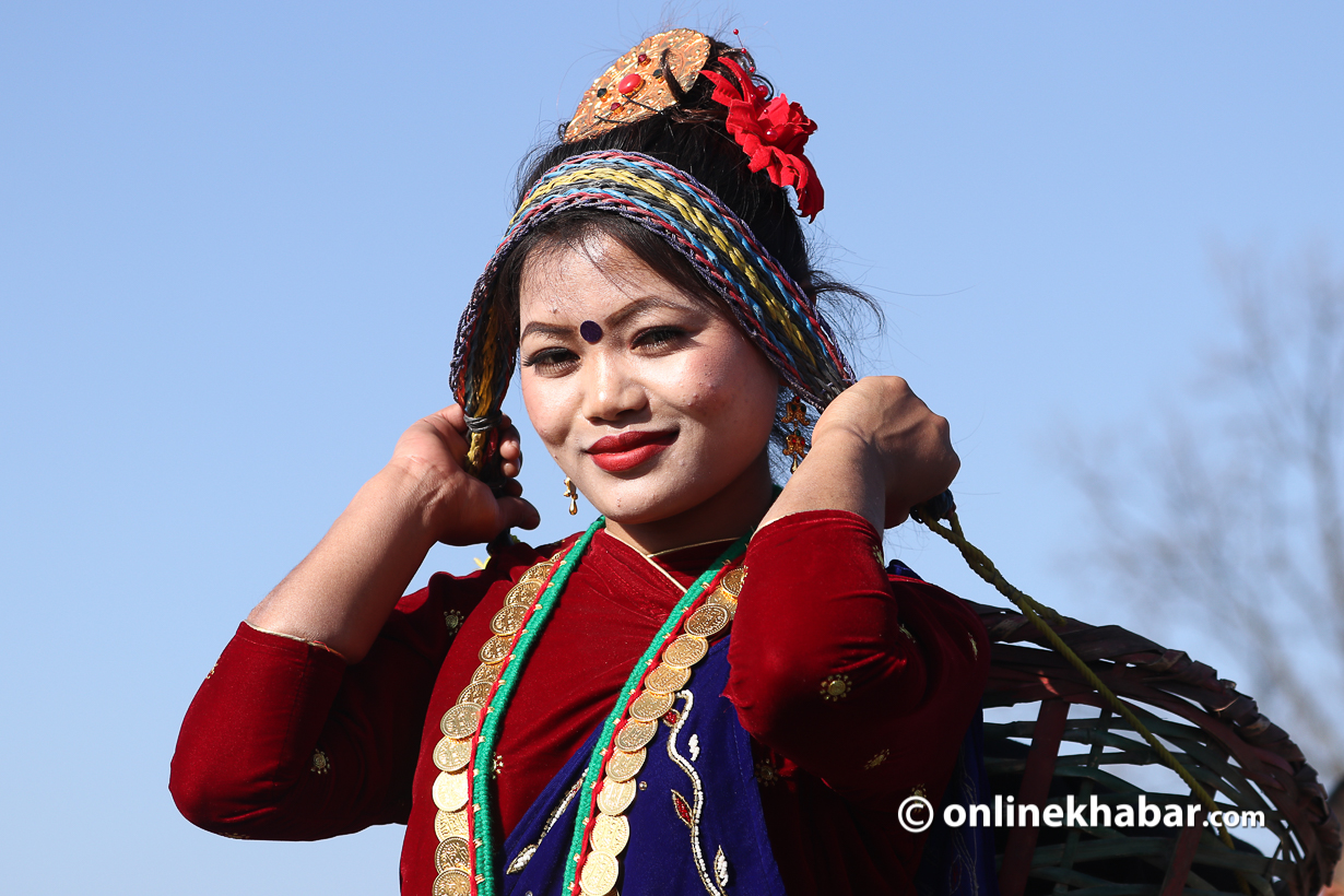 माघीमा रमाए मगर र थारु समुदाय (फोटो फिचर) – Online Khabar