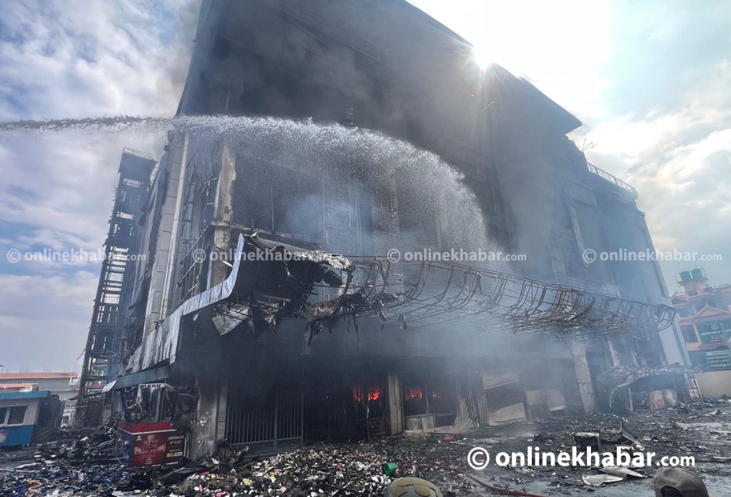 पोखरामा मन्त्रीदेखि साना व्यवसायीका पसलसमेत जले – Online Khabar